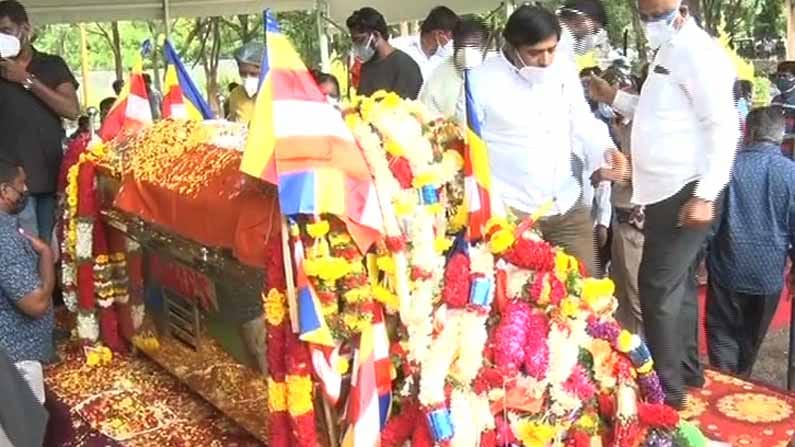 Siddalingaiah Funeral: ಸಕಲ ಸರ್ಕಾರಿ ಗೌರವದೊಂದಿಗೆ ನಡೆದ ಡಾ.ಸಿದ್ದಲಿಂಗಯ್ಯ ...