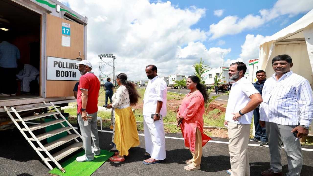 Congress President Election: ಎಐಸಿಸಿ ಅಧ್ಯಕ್ಷ ಸ್ಥಾನಕ್ಕೆ ಮತ ಚಲಾಯಿಸಿದ ...