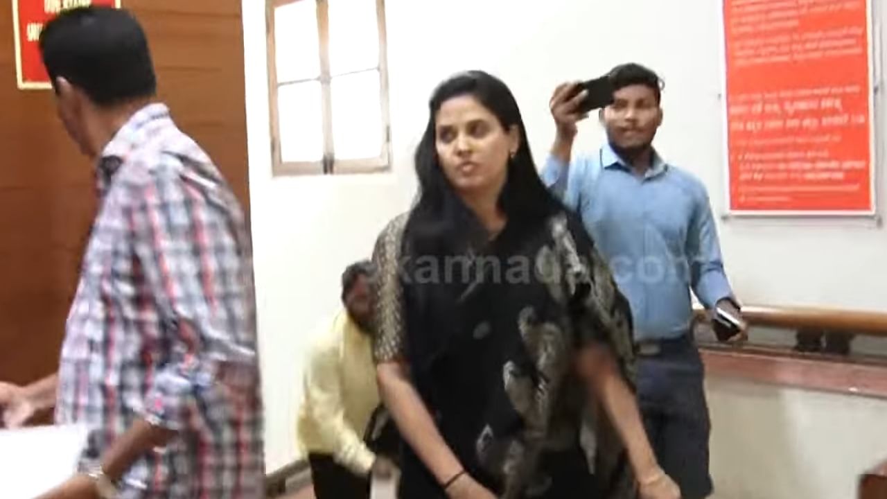 Rohini Sindhuri: ಮುಖ್ಯಕಾರ್ಯದರ್ಶಿ ವಂದಿತಾ ಶರ್ಮಾರನ್ನ ಭೇಟಿಯಾದ ರೋಹಿಣಿ ಸಿಂಧೂರಿ - Kannada News | IAS ...