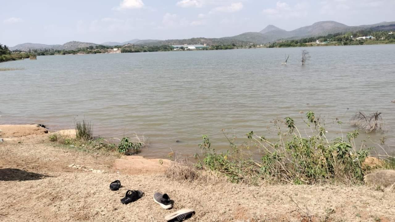 Chikkaballapur: ಫೋಟೋ ಶೂಟ್ ಮಾಡಲು ಹೋಗಿ 3 ವಿದ್ಯಾರ್ಥಿಗಳು ನೀರು ಪಾಲು ...