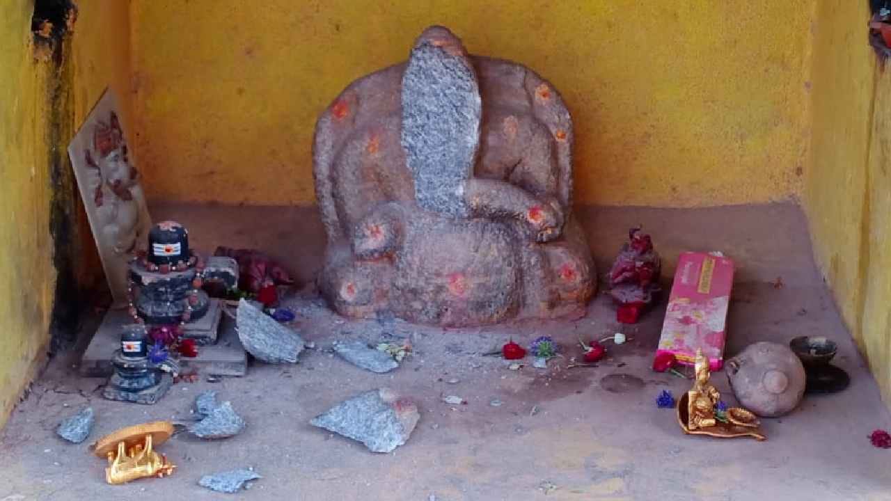 ಬೆಂಗಳೂರಿನಲ್ಲಿ ಗಣೇಶ ಮೂರ್ತಿ ಧ್ವಂಸ, ಸುತ್ತಿಗೆಯಿಂದ ಹೊಡೆಯುವ ದೃಶ್ಯ ಸಿಸಿ ...