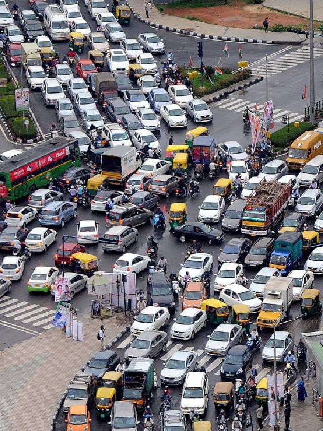 ಬೆಂಗಳೂರಿನ ಅತಿ ಹೆಚ್ಚು ಟ್ರಾಫಿಕ್ ಸಮಸ್ಯೆ ಇರುವ 5 ರಸ್ತೆಗಳು | TV9 Kannada