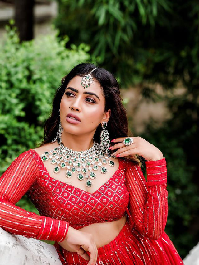 ಕೆಂಪು ಬಣ್ಣದ ಲೆಹಾಂಗ ತೊಟ್ಟು ಮಿಂಚಿದ ಕನ್ನಡತಿ – TV9 Kannada | Kannada Tv ...