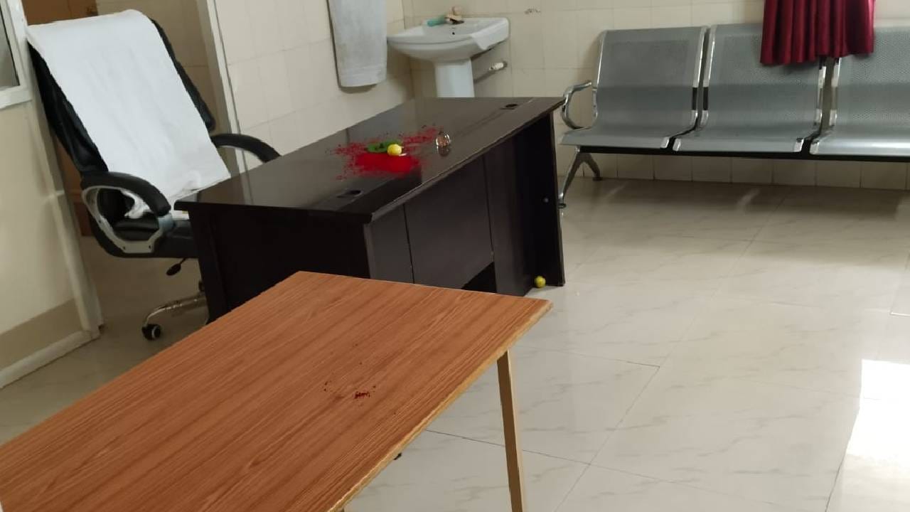 ಸಿರುಗುಪ್ಪ ತಾಲೂಕು ಆಸ್ಪತ್ರೆಯ ಮುಖ್ಯ ವೈದ್ಯಾಧಿಕಾರಿ ಕೊಠಡಿಯಲ್ಲಿ ವಾಮಾಚಾರ ...