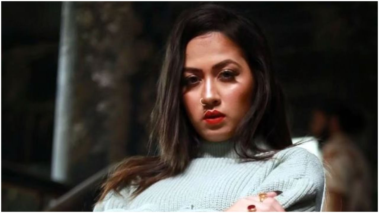 ಬಿಗ್ ಬಾಸ್ ಫಿನಾಲೆ ವೇದಿಕೆಯಲ್ಲಿ ಹಾಡಿನ ಮೂಲಕ ಸ್ಪರ್ಧಿಗಳ ಜಾತಕ ಬಿಚ್ಚಿಟ್ಟ ಈಶಾನಿ - Kannada News | Rap ...