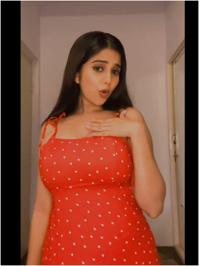 ರೀಲ್ಸ್ ಸುಂದರಿ ನಿವೇದಿತಾ ಗೌಡ ಅವರ ಬಗೆಬಗೆಯ ಲುಕ್ ಹೇಗಿದೆ ನೋಡಿ – Kannada News ...