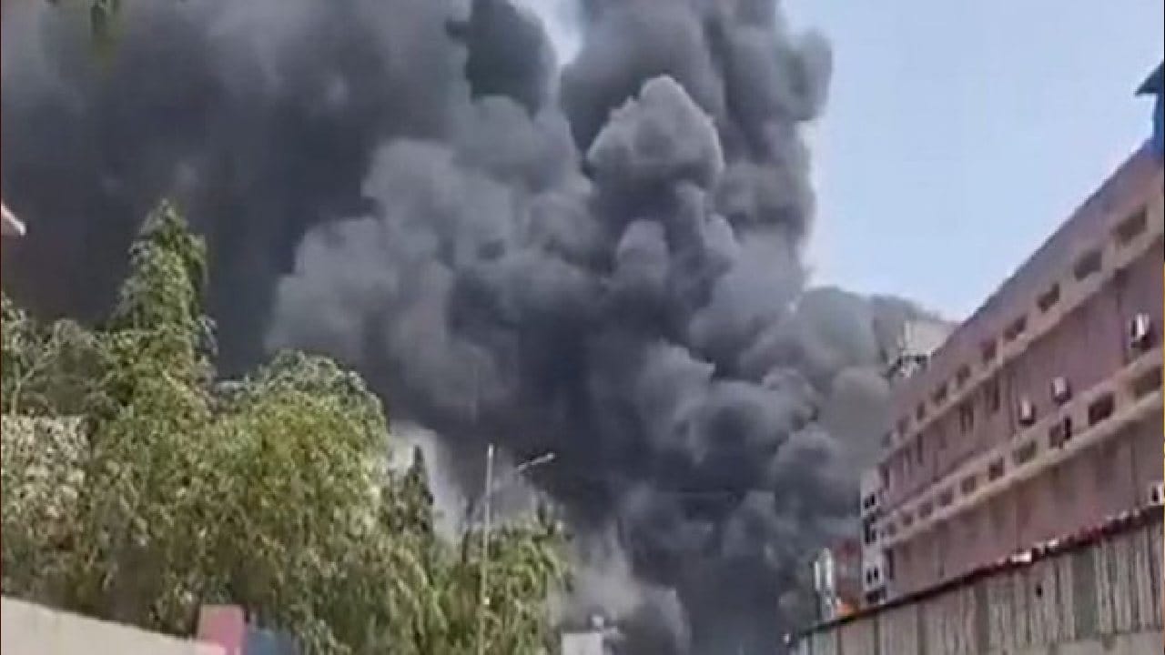 Fire Accident: ಥಾಣೆಯ ಕೆಮಿಕಲ್ ಫ್ಯಾಕ್ಟರಿಯಲ್ಲಿ ಬೆಂಕಿ ಸ್ಫೋಟ; ದುರಂತದಲ್ಲಿ 4 ...