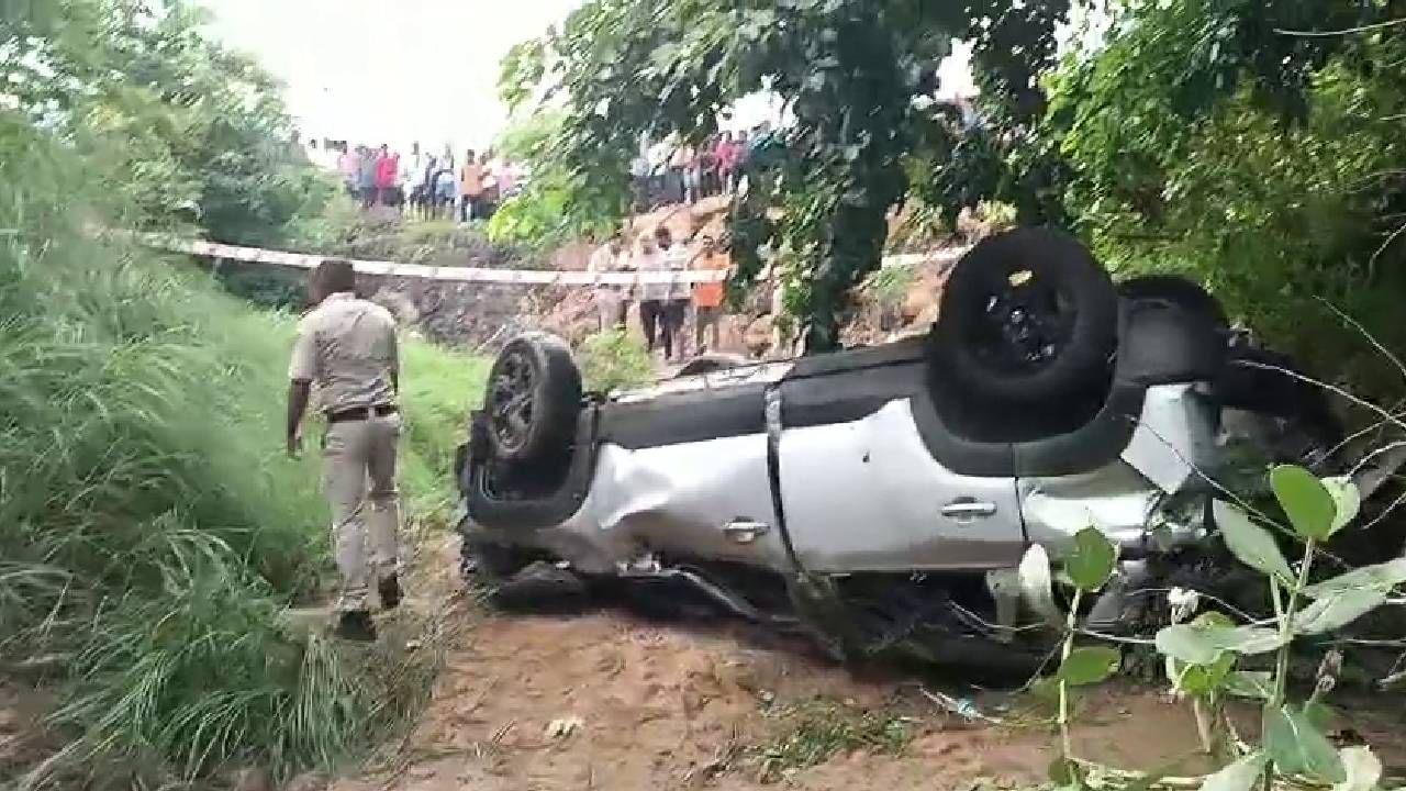 ಚಿಕ್ಕಬಳ್ಳಾಪುರ: ರಸ್ತೆ ಅಪಘಾತದಲ್ಲಿ KPTCL ನ ಇಬ್ಬರು ಸಿಬ್ಬಂದಿ, ಓರ್ವ ಲೈನ್ ... ಚಿಕ್ಕಬಳ್ಳಾಪುರ: ರಸ್ತೆ ಅಪಘಾತದಲ್ಲಿ KPTCL ನ ಇಬ್ಬರು ಸಿಬ್ಬಂದಿ, ಓರ್ವ ಲೈನ್ ...