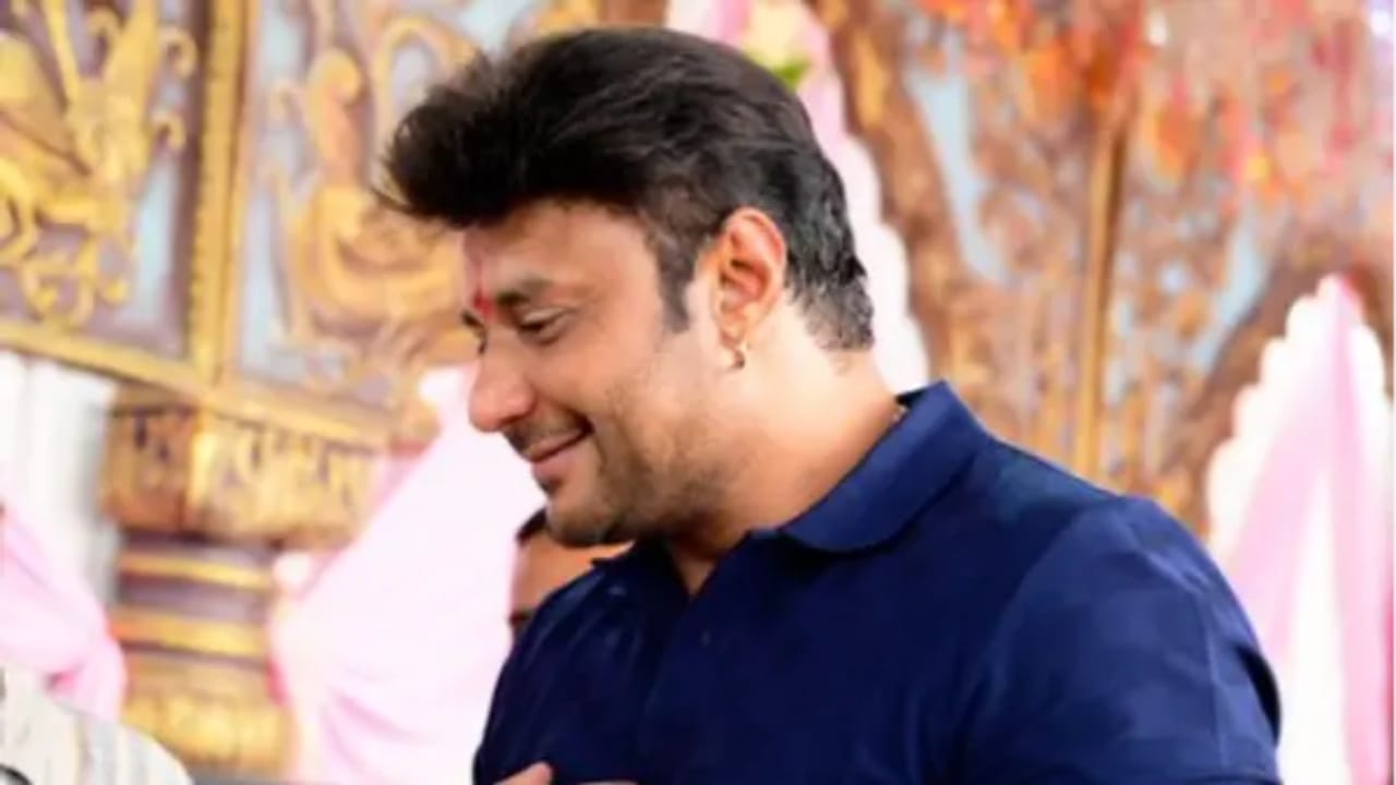 ಅಭಿಮಾನಿಗಳನ್ನು ತಂದೆಯಂತೆ ಕಂಡ ದರ್ಶನ್; ಆದರೆ ಅವರು ತಿದ್ದುವ ಕೆಲಸ ಮಾಡಲೇ ಇಲ್ಲ ...