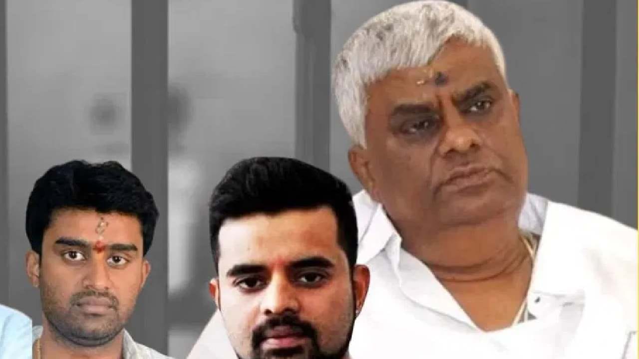 ಪರಪ್ಪನ ಅಗ್ರಹಾರ ಜೈಲಿನಲ್ಲಿ ಅಣ್ತಮ್ಮಾಸ್: ಕ್ವಾರಂಟೈನ್ ಬ್ಯಾರಕ್ ನಲ್ಲಿ ರೇವಣ್ಣ ...