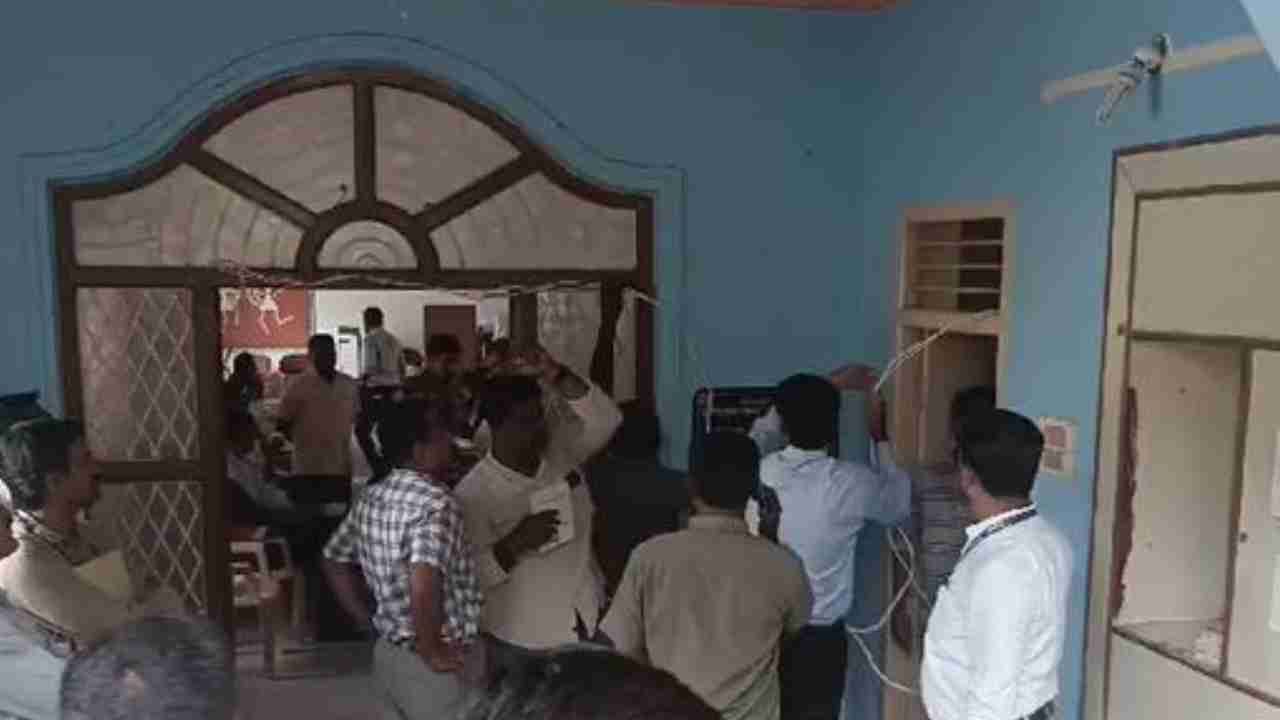 ಡಿಕೆ ಶಿವಕುಮಾರ್ ಸಭೆಗೂ ಕೈಕೊಟ್ಟ ವಿದ್ಯುತ್: ಕೊನೆಗಳಿಗೆಯಲ್ಲಿ ಅಧಿಕಾರಿಗಳ ಸರ್ಕಸ್ ...