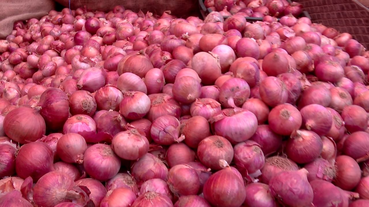 Onion Price Hike: ಕರ್ನಾಟಕದಲ್ಲಿ ಈರುಳ್ಳಿ ಬೆಲೆ ಮತ್ತೆ ಏರಿಕೆ: ಉತ್ಪಾದನೆ ಭಾರಿ ಕುಸಿತ - Kannada News ...