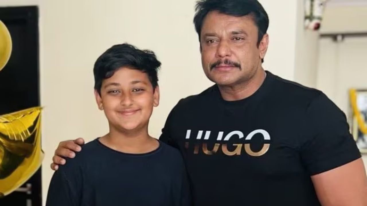 ದರ್ಶನ್ ನೋಡಲು ಜೈಲಿಗೆ ಬಂದ ವಿನೀಶ್: ವಿಡಿಯೋ - Kannada News | Darshan Thoogudeepa son Vineesh visited ...