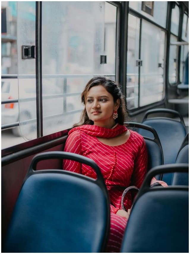 ಸಿಂಪಲ್ ಡ್ರೆಸ್ ನಲ್ಲೂ ಸೂಪರ್ ಆಗಿ ಕಾಣಿಸುವ ಕನ್ನಡತಿ ರಂಜನಿ ರಾಘವನ್ – Kannada ...