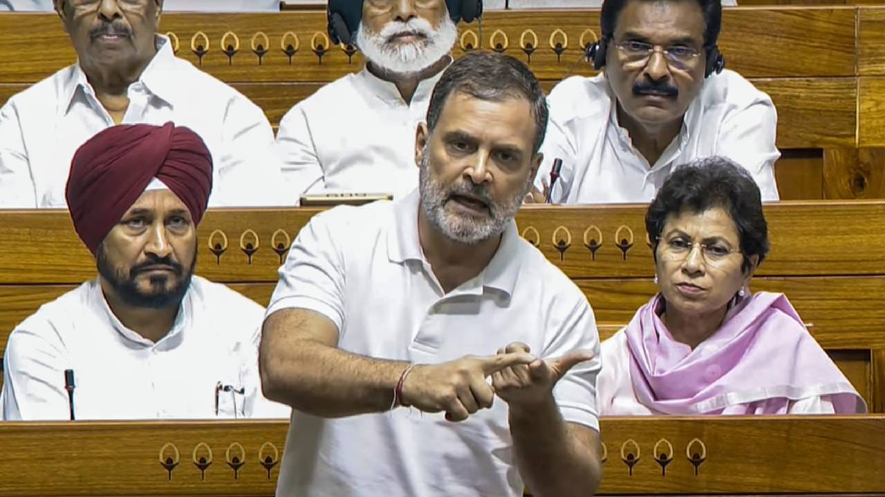 ಅತ್ತ ಉಗ್ರರ ಪುರಾವೆ ಕೇಳುತ್ತಿರುವ ಕಾಂಗ್ರೆಸ್ ನಾಯಕ, ಇತ್ತ ಪಾಕ್ ನಿಂದಲೇ ಉಗ್ರರು ...